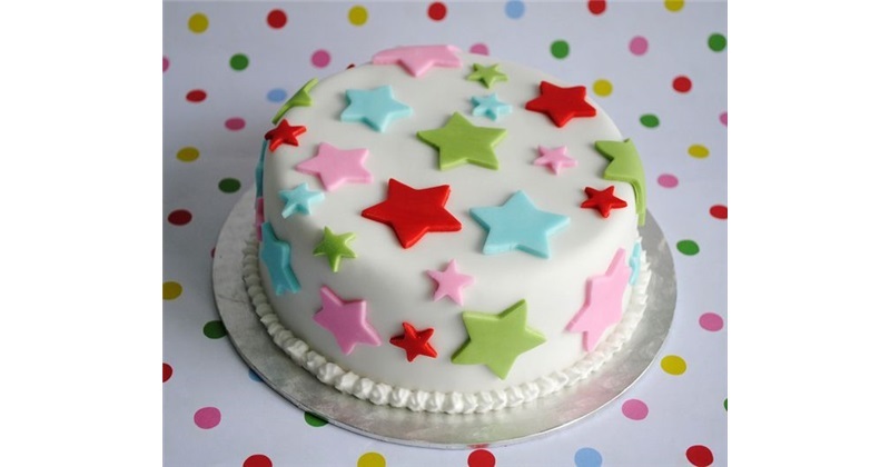 Fondant icing cake