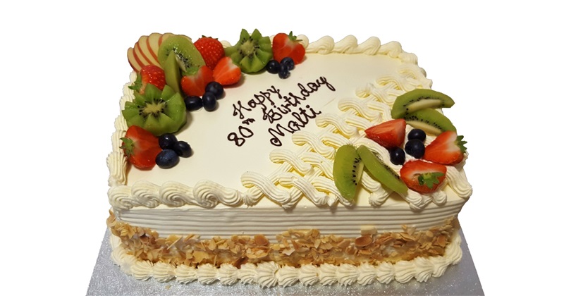 Fresh Cream Fruit Cake