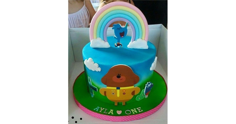 Hey Duggee cake